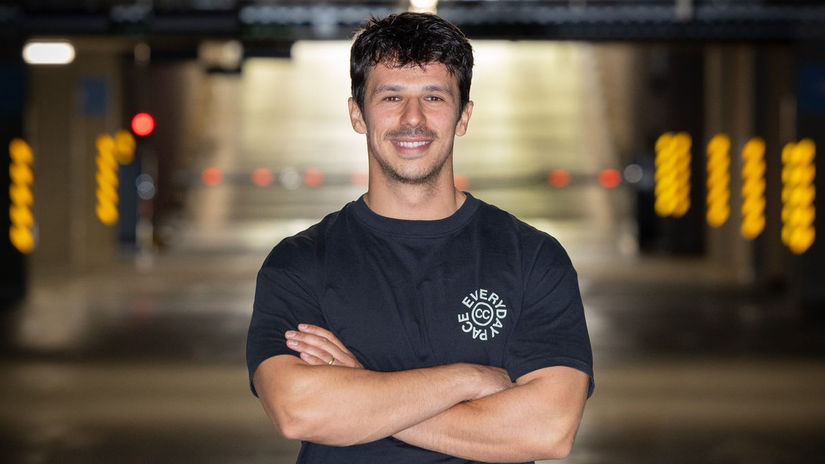 Bez manželky by som seriál Neuer nezvládol, priznal sa herec Bédi ...