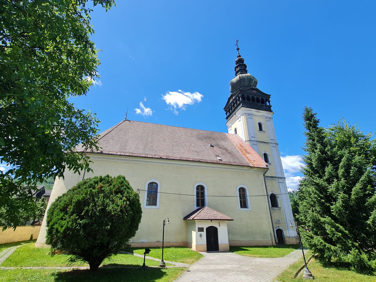 V Revúcej sprístupnili kostolnú vežu ako rozhľadňu. Láka výhľadom aj ...