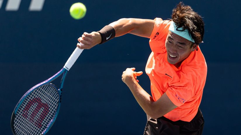 Senzácia z Hongkongu valcuje v New Yorku favoritov. Ďalším na rade má ...