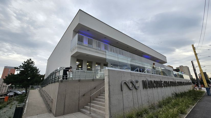 V Košiciach otvorili najmodernejšiu plaváreň. Olympijské centrum ...