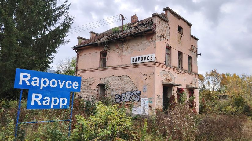 Dedinu pri Lučenci dusí čierna skládka, pri kostole behajú potkany ...