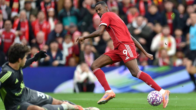 Nízke známky, tvrdá kritika. Nie je to hráč, za ktorého Liverpool draho ...