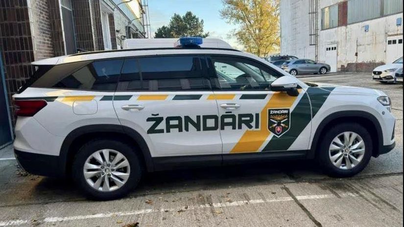 Dostali autá za 1,5 milióna, uniformy možno nedostanú. Vnútro stále ...