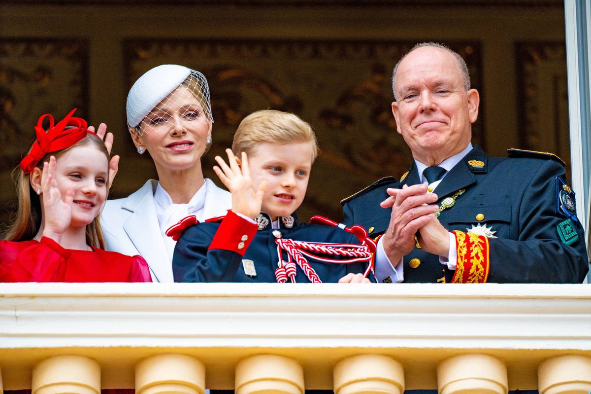 Zabudnite na malé dievčatko s ofinou. Dcéra kňažnej Charlene sa mení na ...