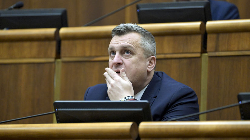SNS navrhuje znížiť tresty pri extrémistických trestných činoch ...