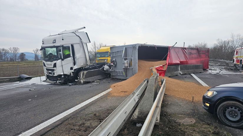 Nehody ochromili dopravu na Považí: Na D1 vyhasli dva životy, o pár ...