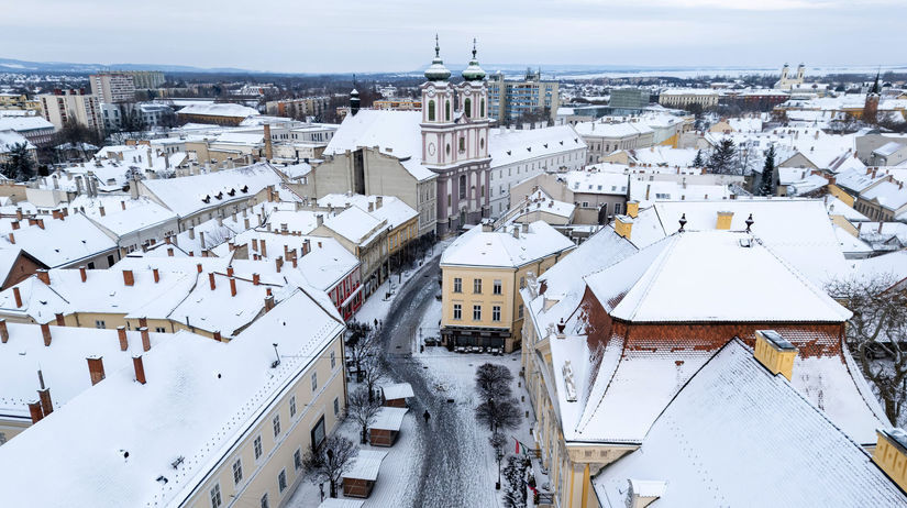 Sneh zavalil Európu: stovky zrušených letov, paralyzovaná doprava ...