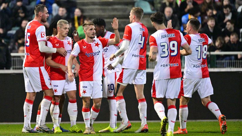 Slavia zdolala v pražskom derby Duklu, na hrote sa prestriedali Slováci ...