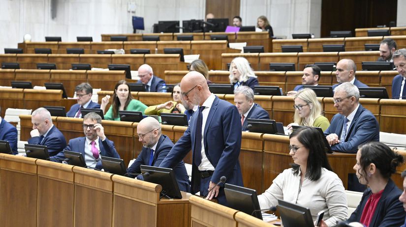 Aké penzie čakajú politikov? Poslanci prezradili čísla zo svojich ...
