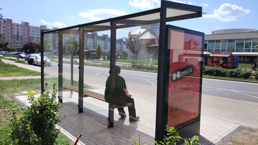 Skleníkové autobusové zastávky pod paľbou kritiky. Ľudia šomrú, že sa ...
