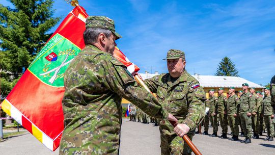 Striedanie stráží v pozemných silách: Veterán z Kosova a Afganistanu ...
