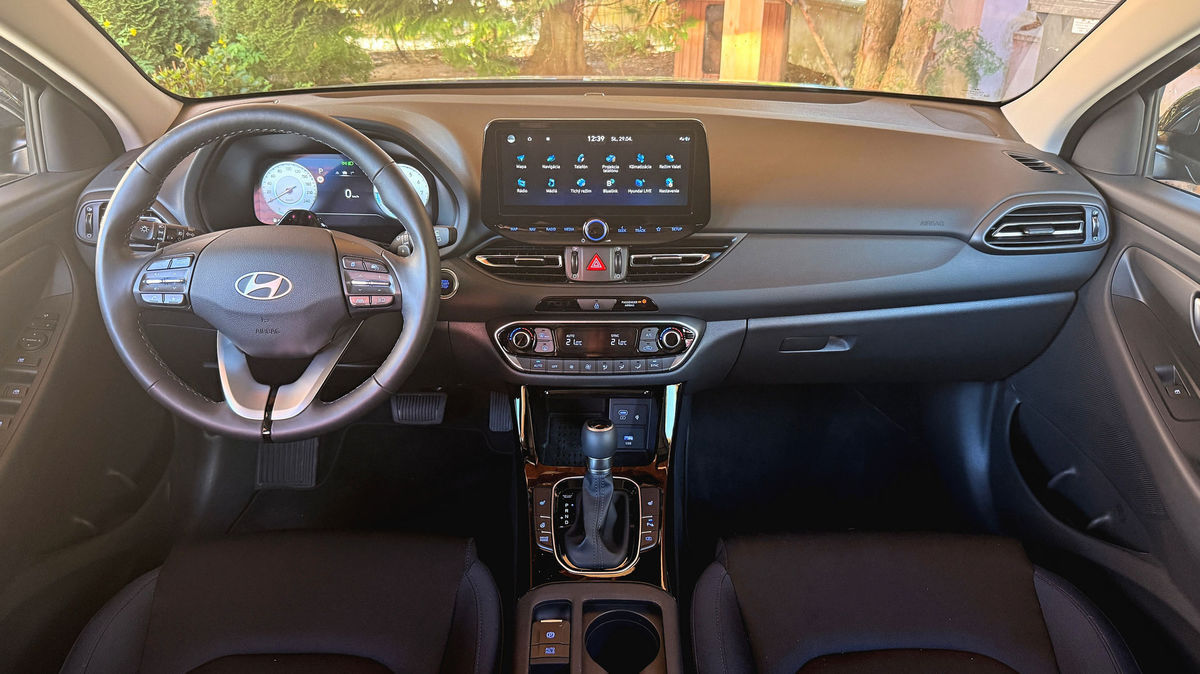 Test: Hyundai i30 kombi 1.6 T-GDi. Nový motor mu ohromne prospel, cenou ...