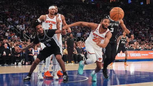 San Antonio sa drží v hre. Spurs vyhrali v New Yorku a znížili stav ...