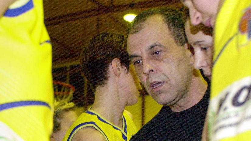 Dvakrát viedol slovenskú reprezentáciu. Zomrel tréner Peter Kováčik ...